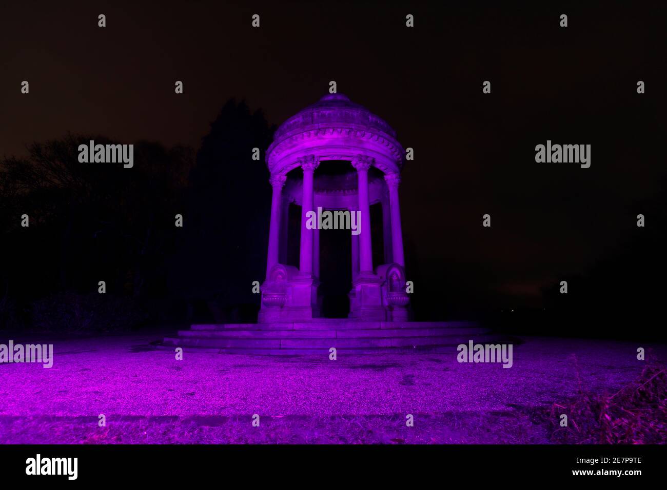 Domed roof folly hi-res stock photography and images - Alamy