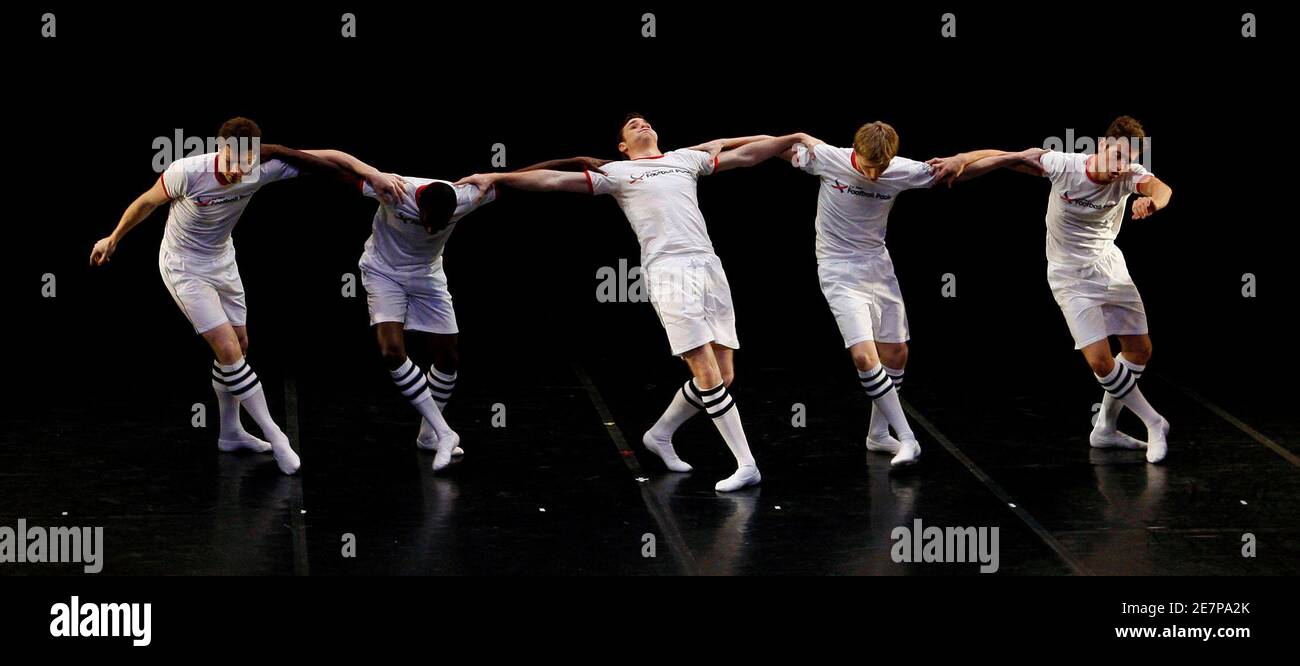 From the english national ballet hi-res stock photography and images ...