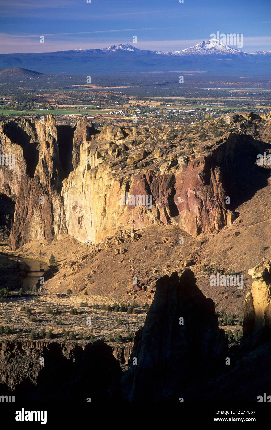 Smith Rocks from Staender Ridge, Smith Rock State Park, Oregon Stock ...