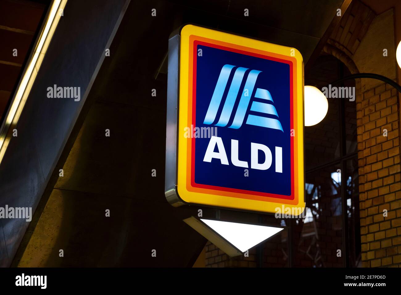 An Aldi supermarket store sign Stock Photo - Alamy