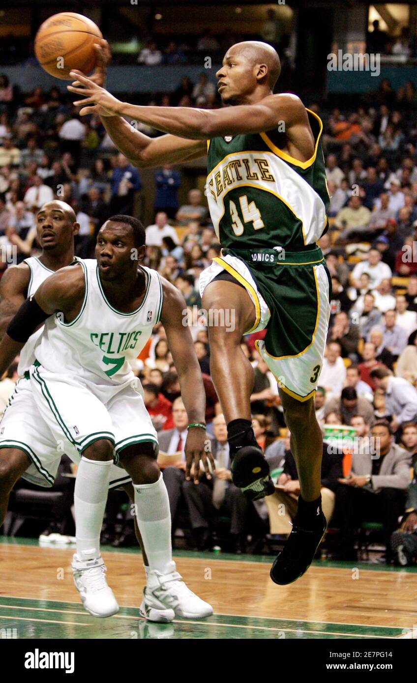 Seattle supersonics ray allen hi-res stock photography and images - Alamy