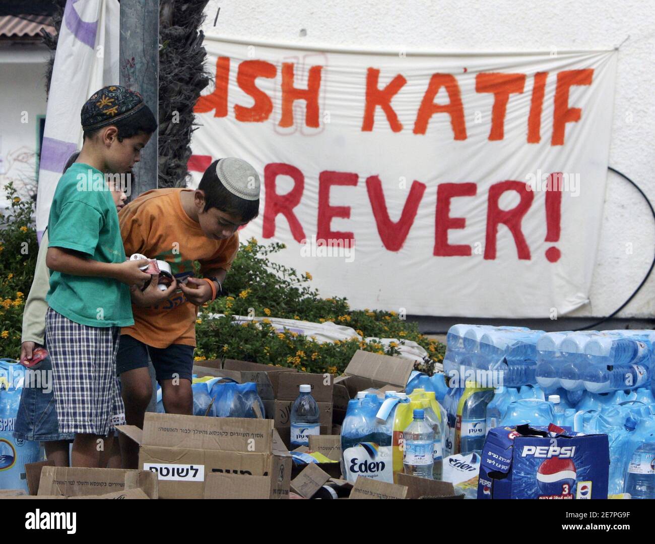 Israeli Settlers From Gush Katif High Resolution Stock Photography and ...