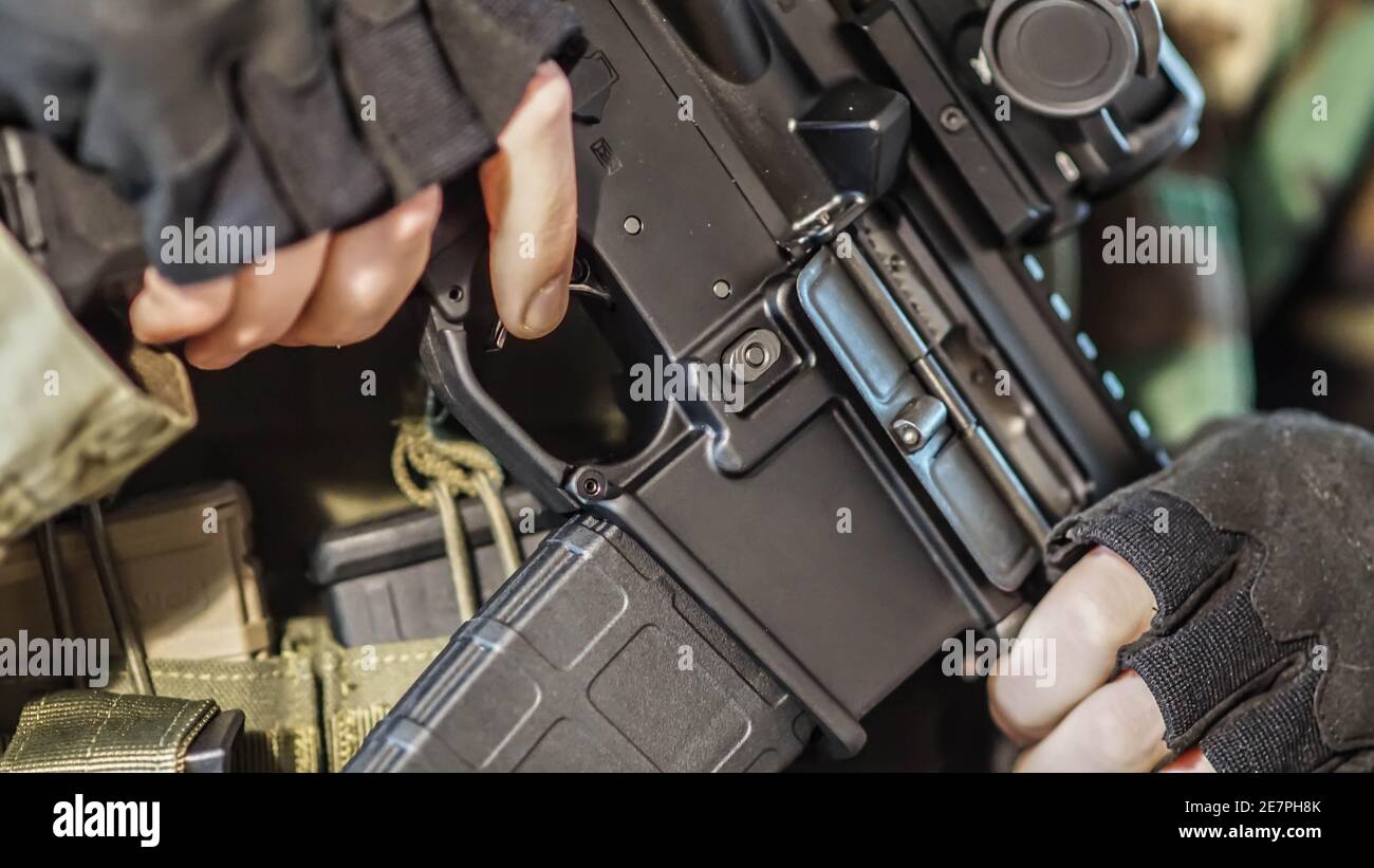 Private military security contractor hi-res stock photography and ...