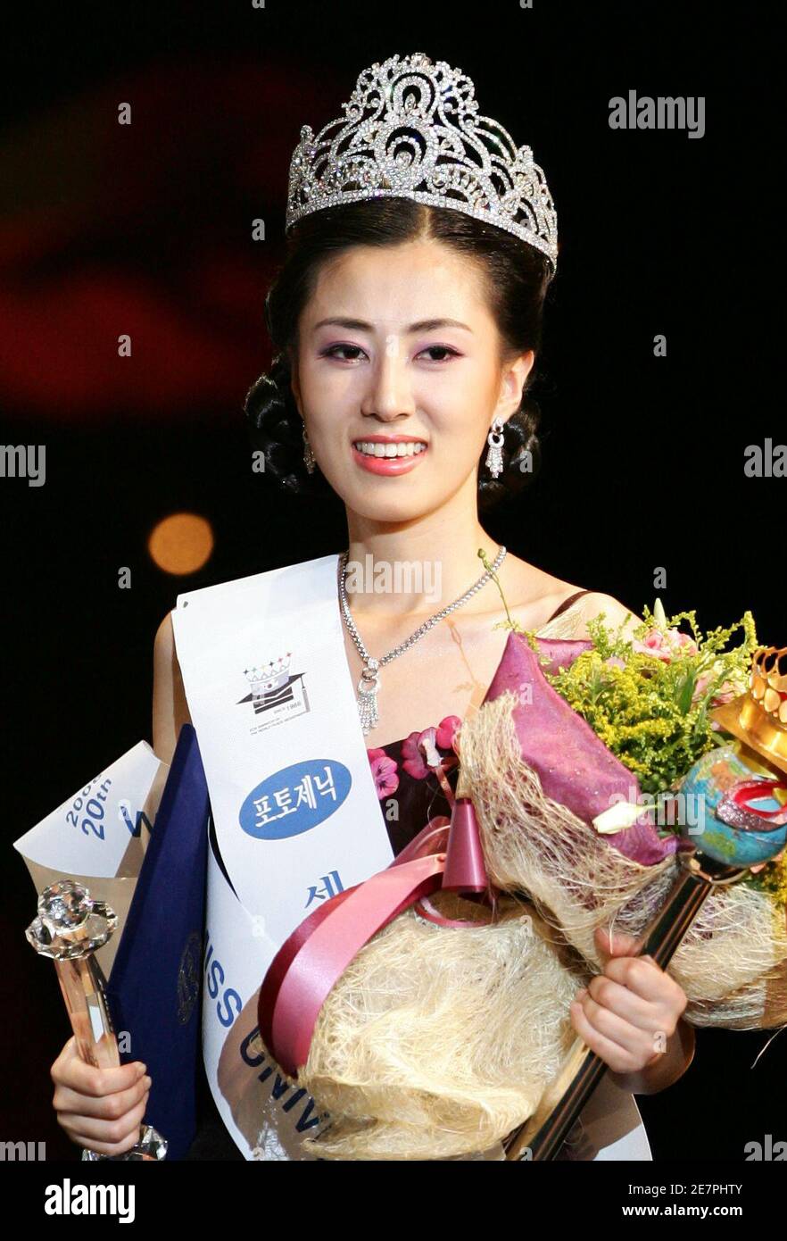 World miss hi-res stock photography and images - Alamy