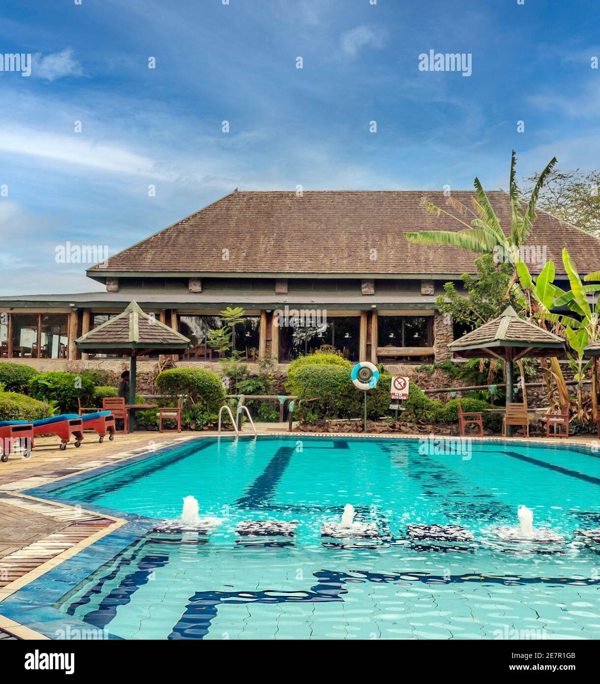 Kenya swimming pool safari holiday hi-res stock photography and images ...
