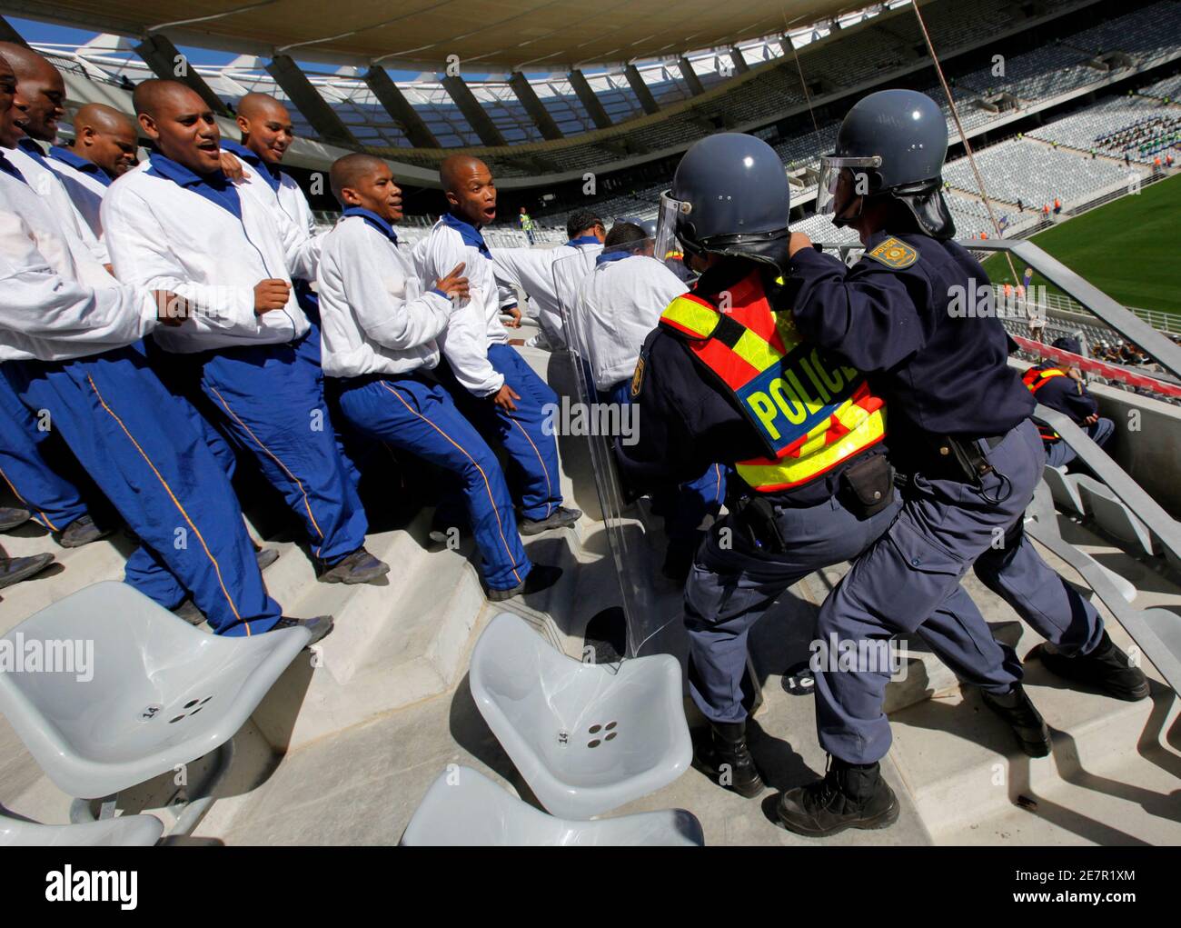 Africa crowd security city hi-res stock photography and images - Alamy