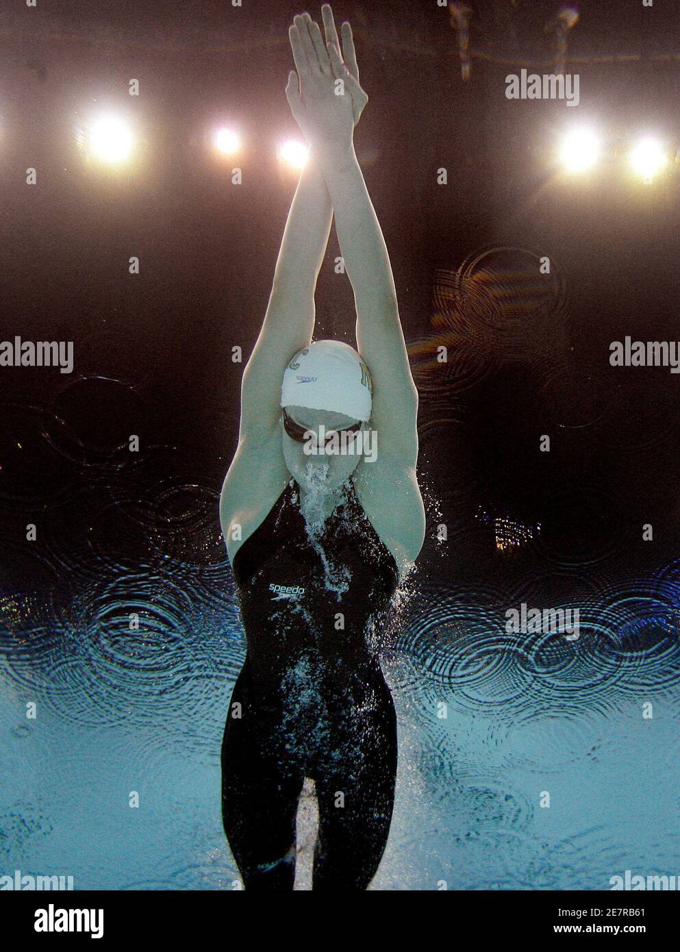 Olympic freestyle swimming underwater hi-res stock photography and ...