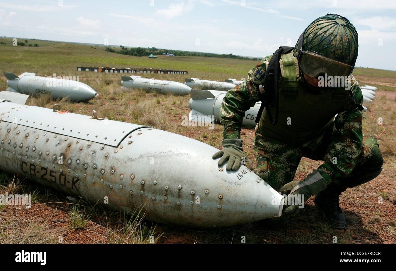 Cluster bomb unit hi-res stock photography and images - Alamy