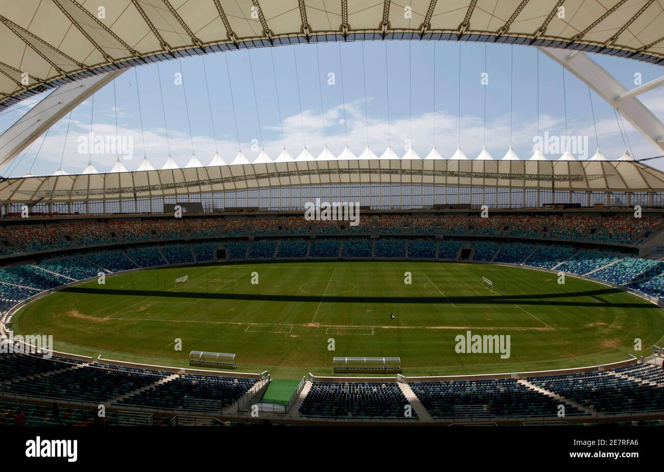Moses mabhida hi-res stock photography and images - Alamy