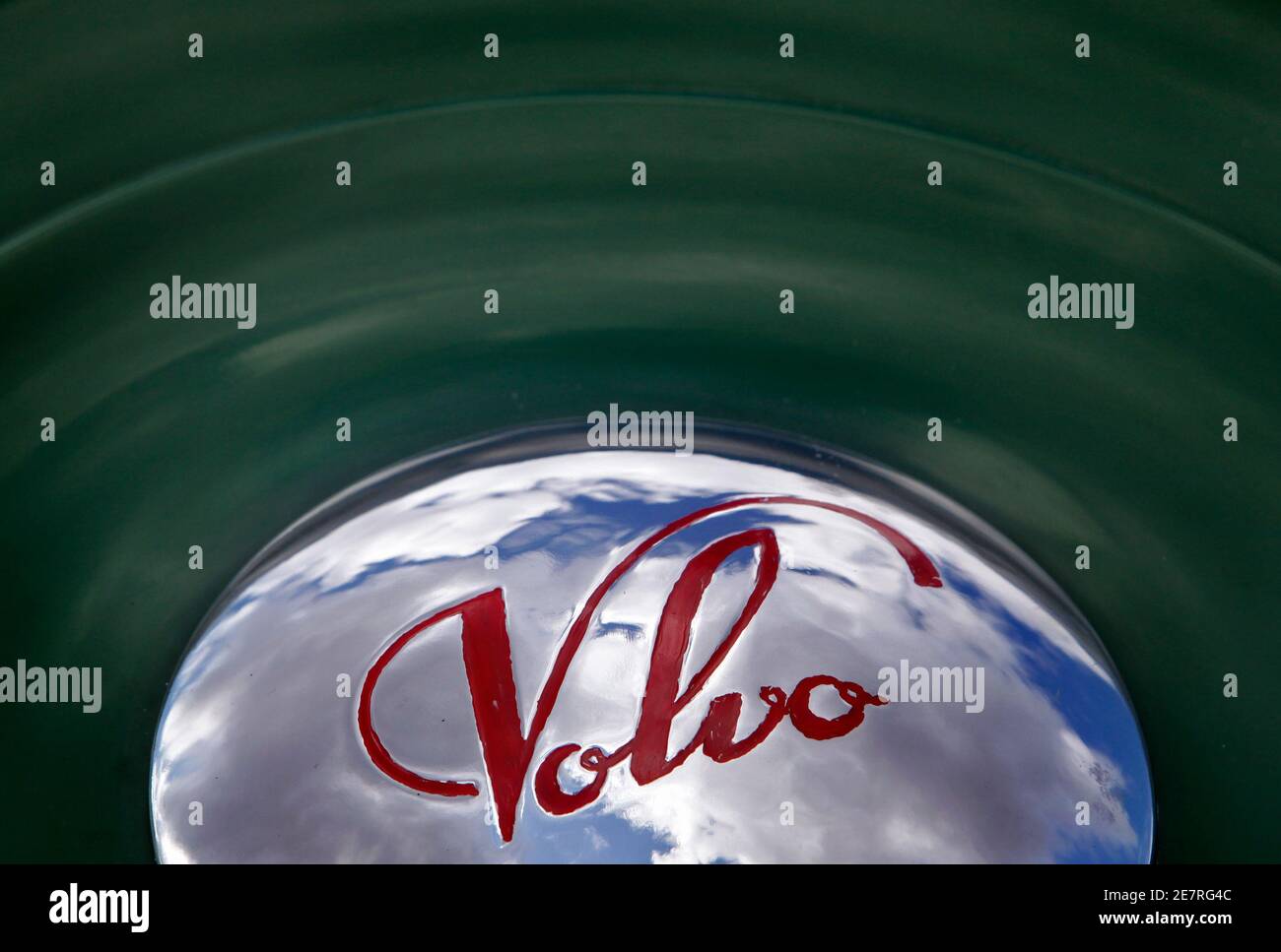 Old volvo logo hi-res stock photography and images - Alamy
