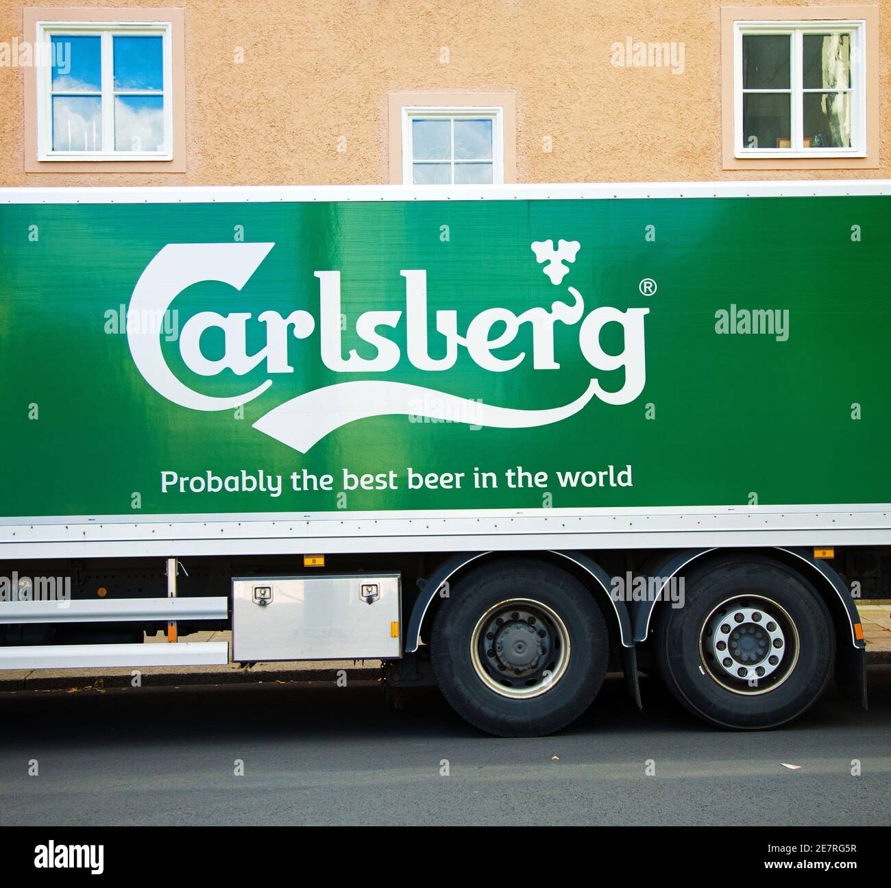 Carlsberg beer truck hi-res stock photography and images - Alamy