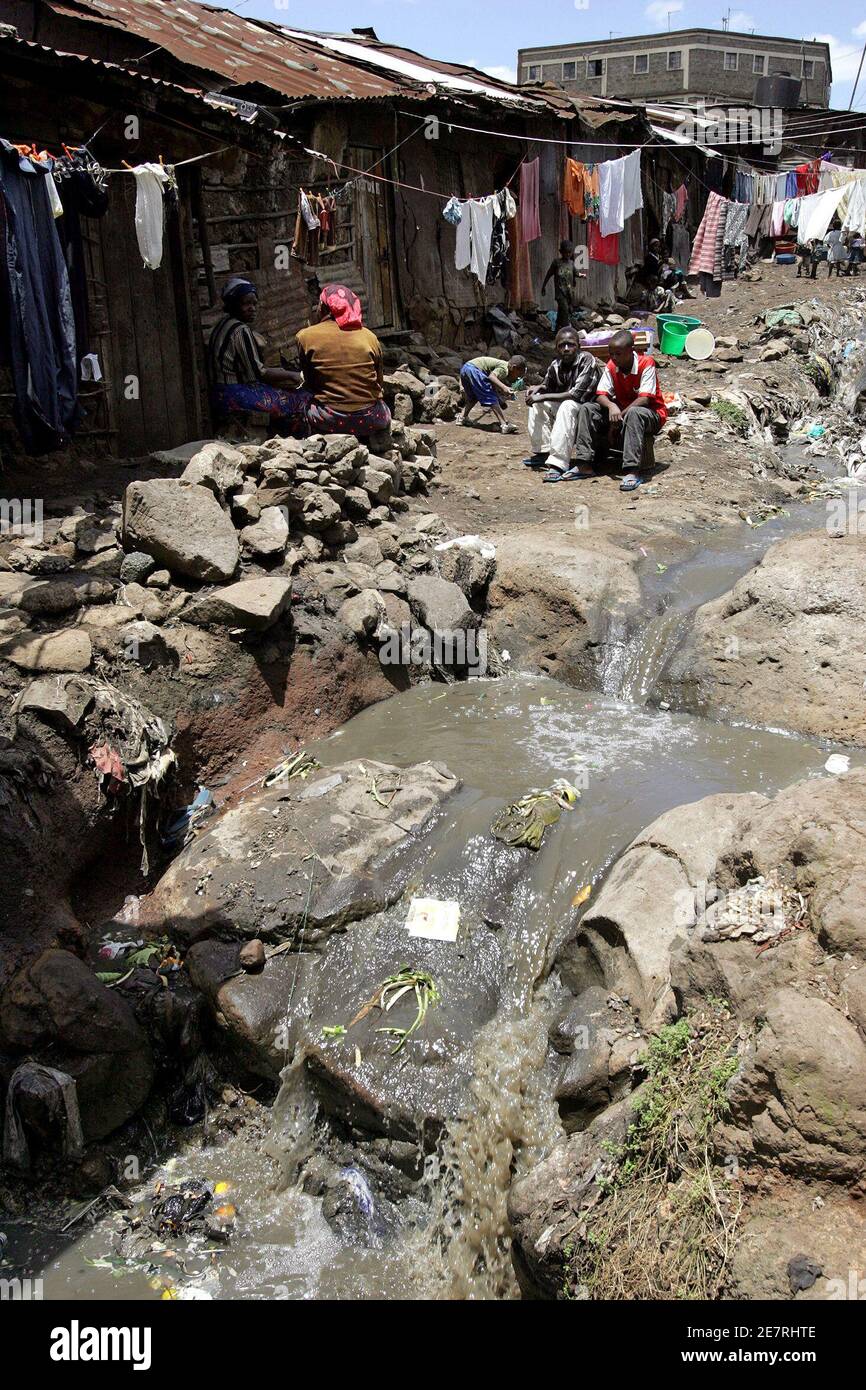 Slums Next To River High Resolution Stock Photography and Images - Alamy