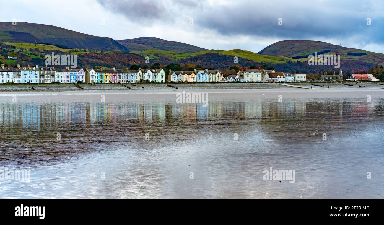 The beach and Promenade Llanfairfechan, Conwy, North Wales. Image taken ...