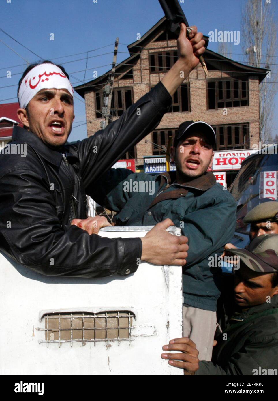 Kashmiri shia muslims hi-res stock photography and images - Alamy