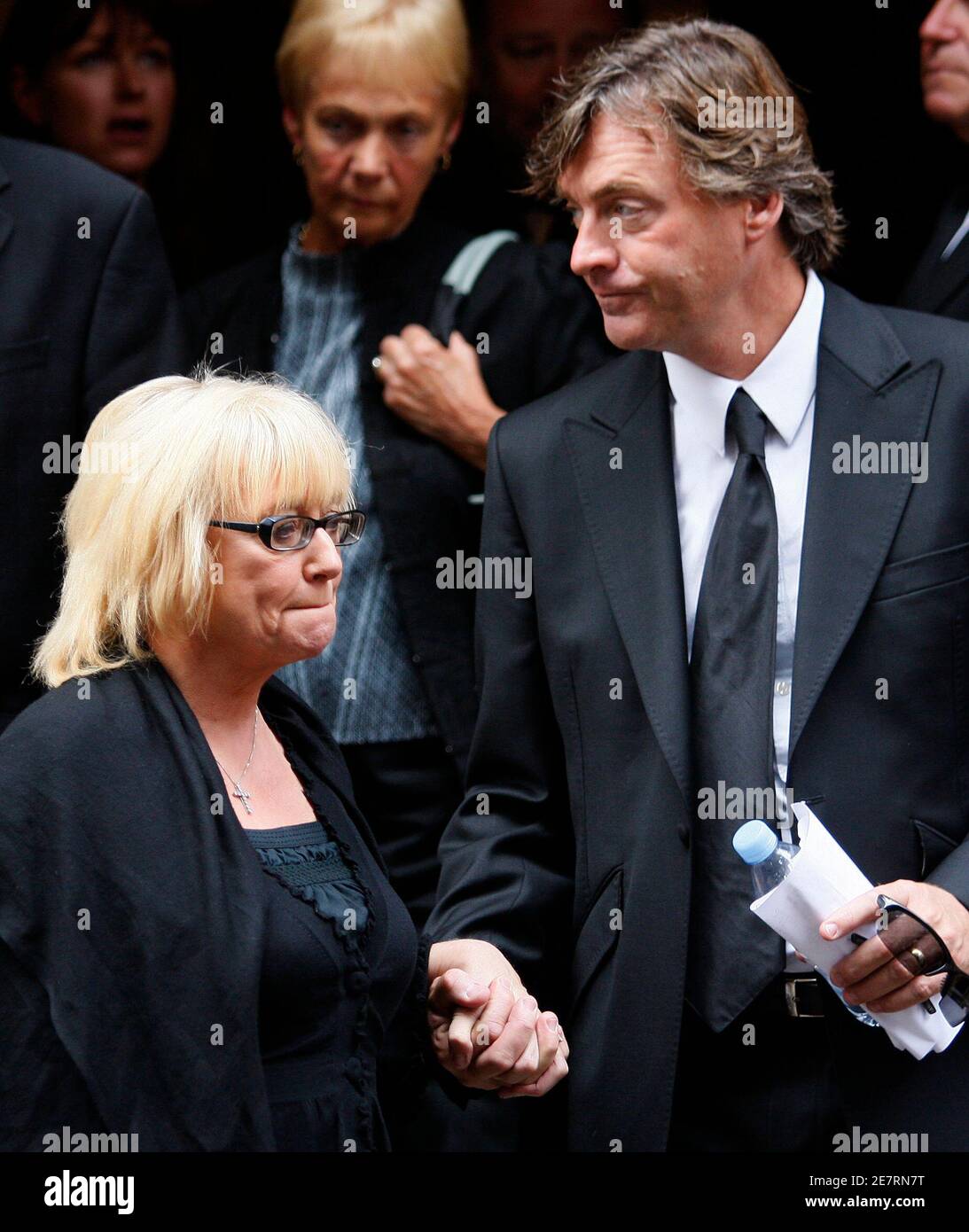 Television presenters richard madeley and judy finnigan hi-res stock ...