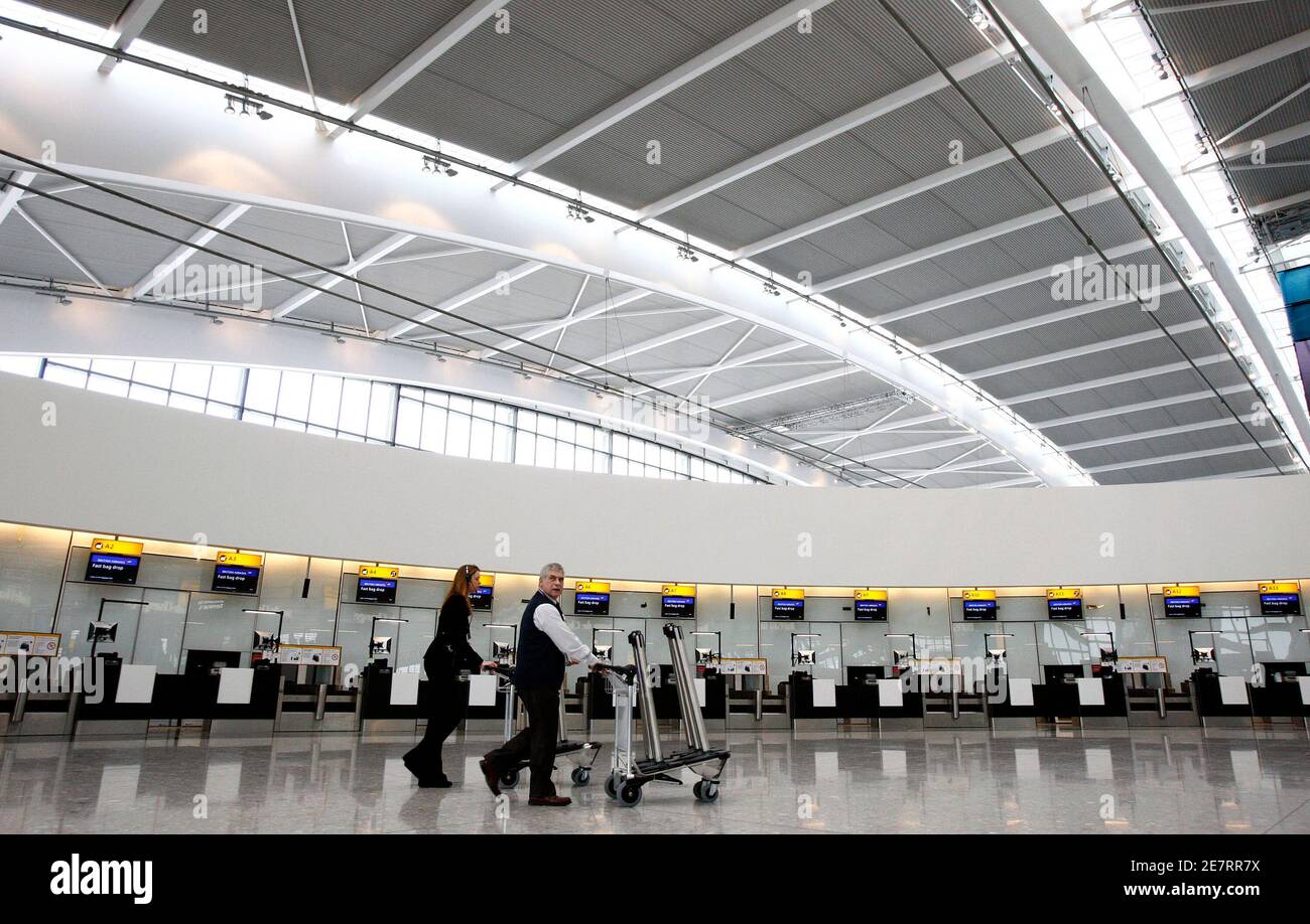Check In Hall Terminal Heathrow Airport High Resolution Stock ...