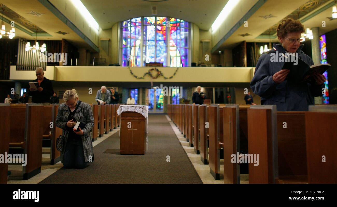 Chicago polish catholic hi-res stock photography and images - Alamy