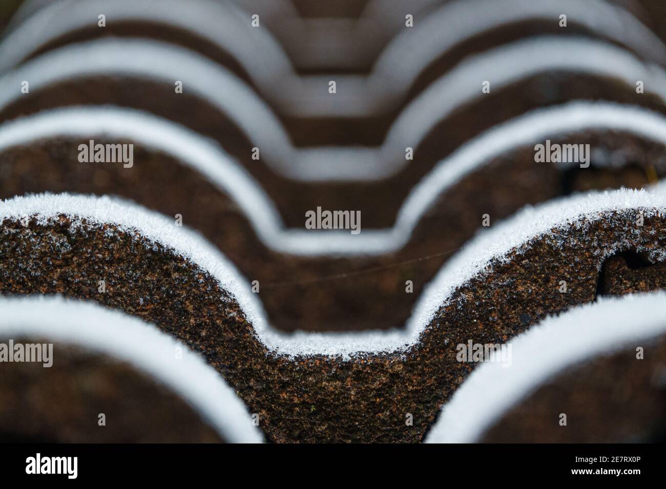 Interlocking roof tiles hi-res stock photography and images - Alamy