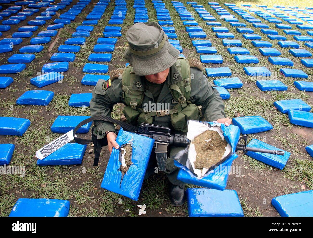 Colombia military hi-res stock photography and images - Alamy