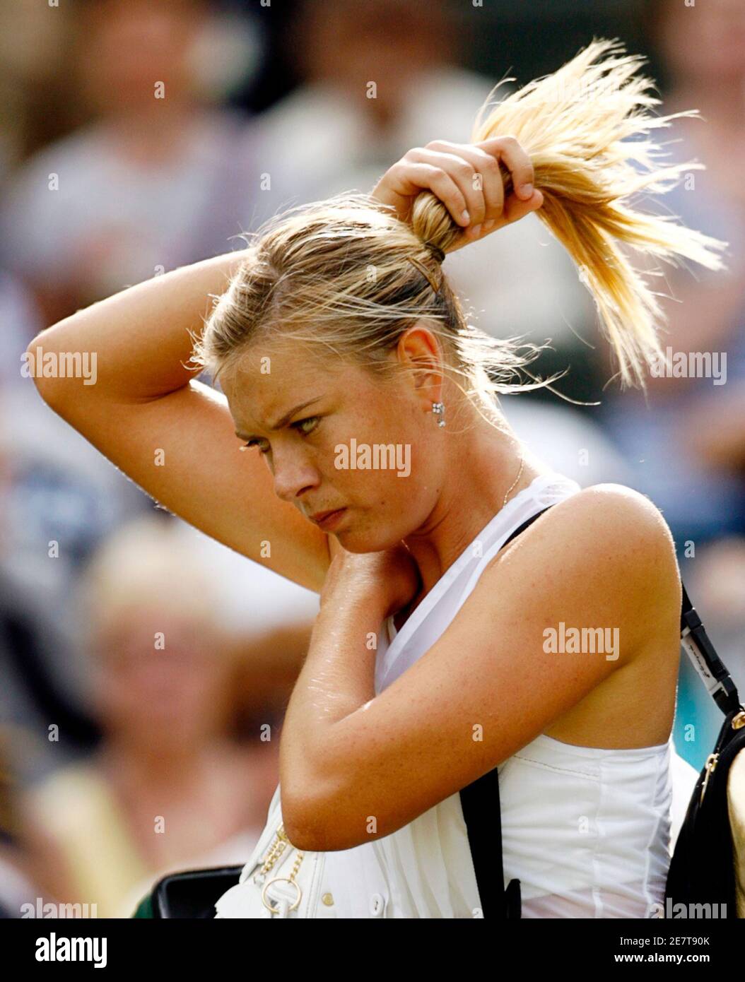 Maria sharapova leaves tennis hi-res stock photography and images - Alamy