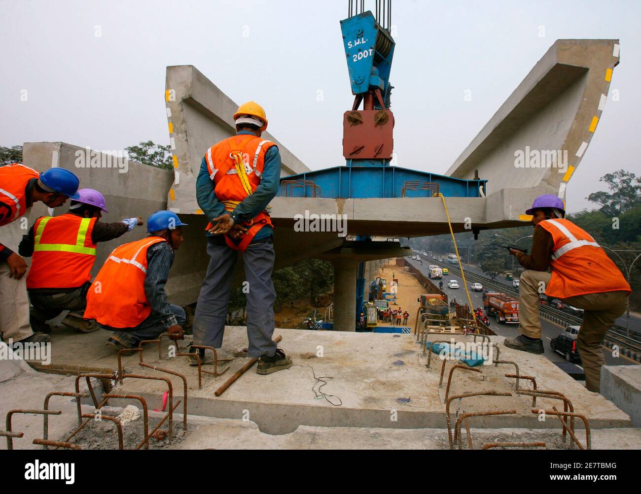 Elevated metro india hi-res stock photography and images - Alamy