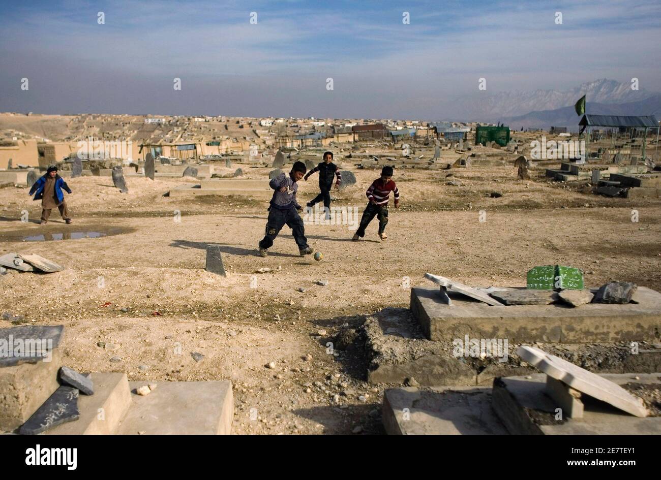 Kabul cemetery hi-res stock photography and images - Alamy