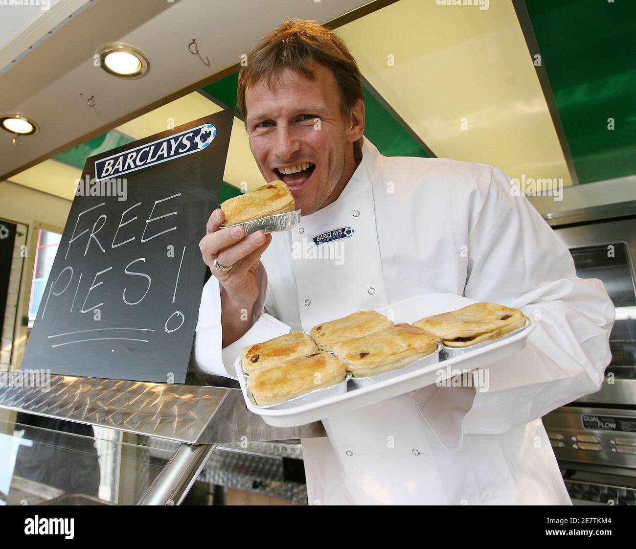 Pies van hi-res stock photography and images - Alamy