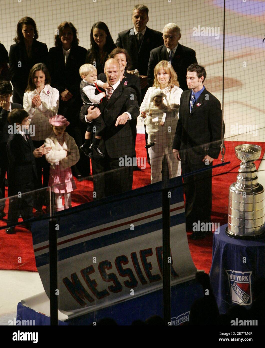 Mark Messier Rangers High Resolution Stock Photography and Images - Alamy