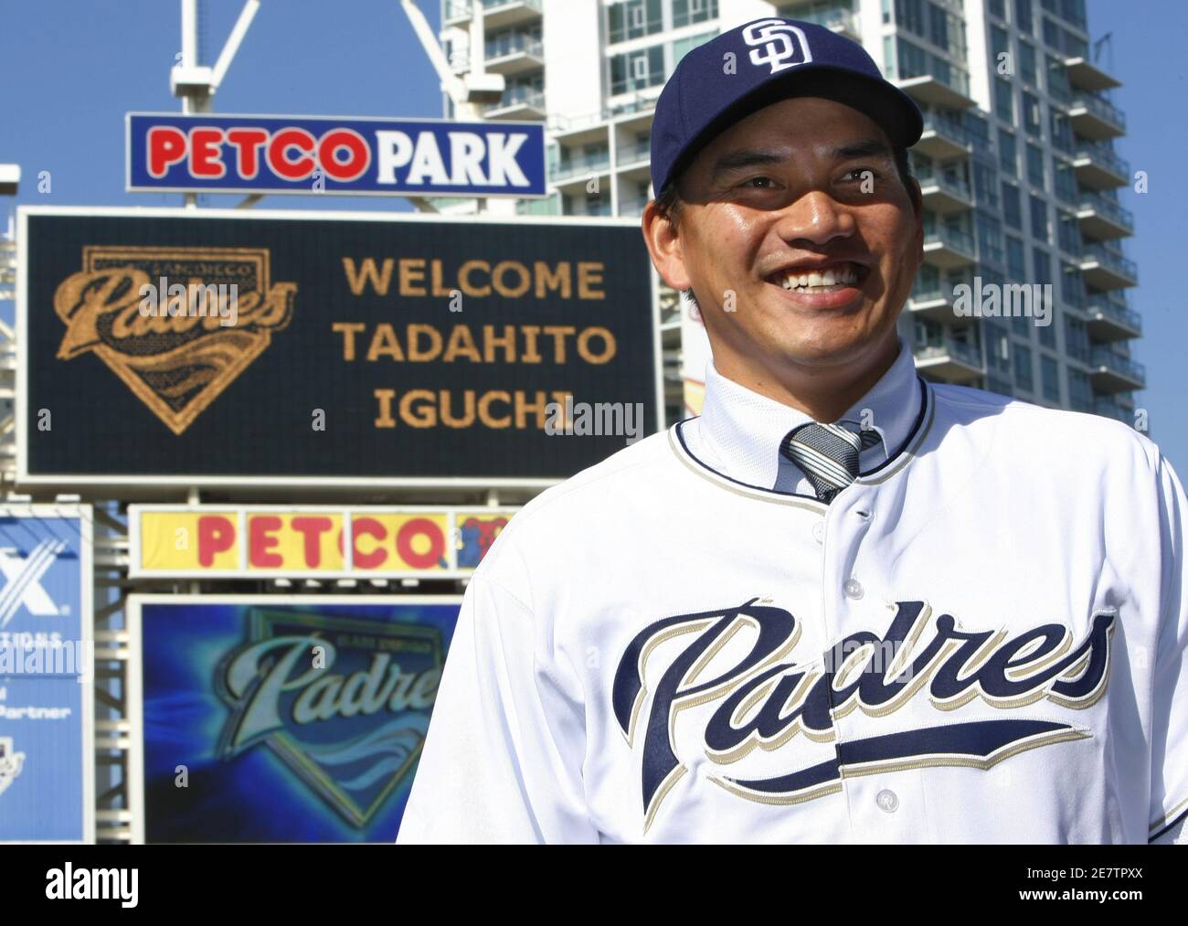 On one year contract hi-res stock photography and images - Alamy