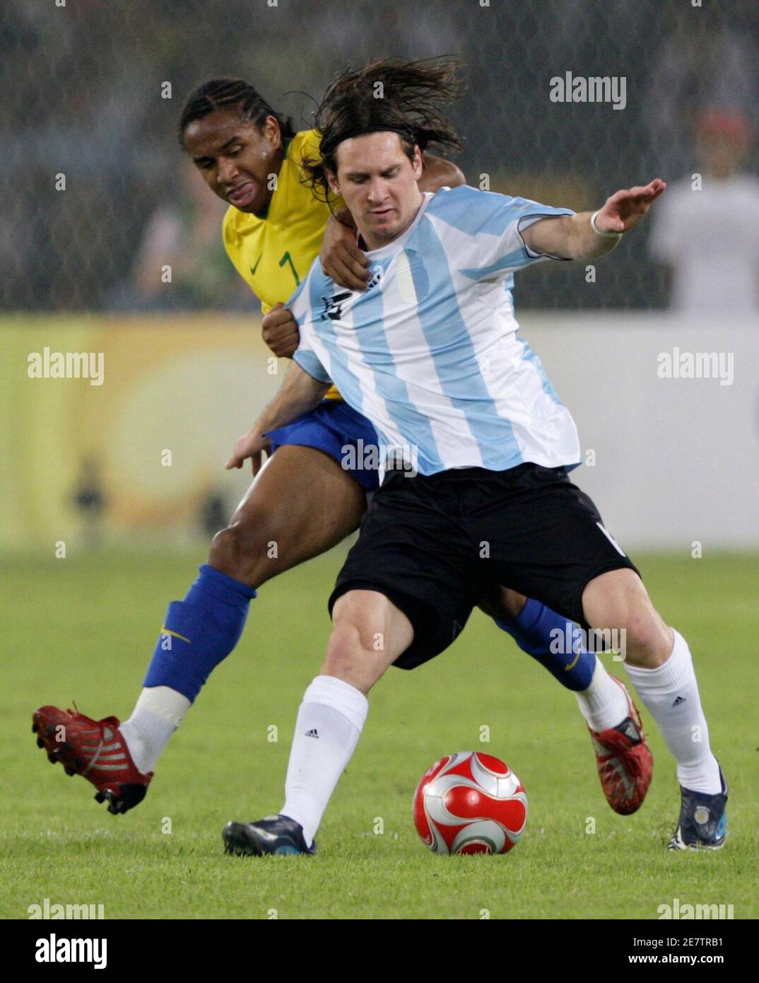 Lionel messi 2008 olympic soccer hi-res stock photography and images ...