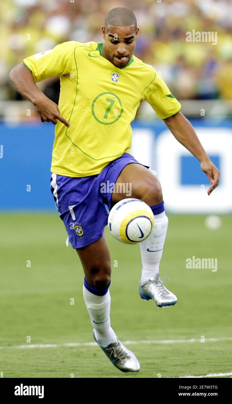 Brazilian soccer player adriano hi-res stock photography and images - Alamy