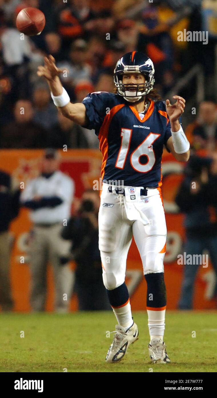 Denver broncos quarterback jake plummer hi-res stock photography and ...
