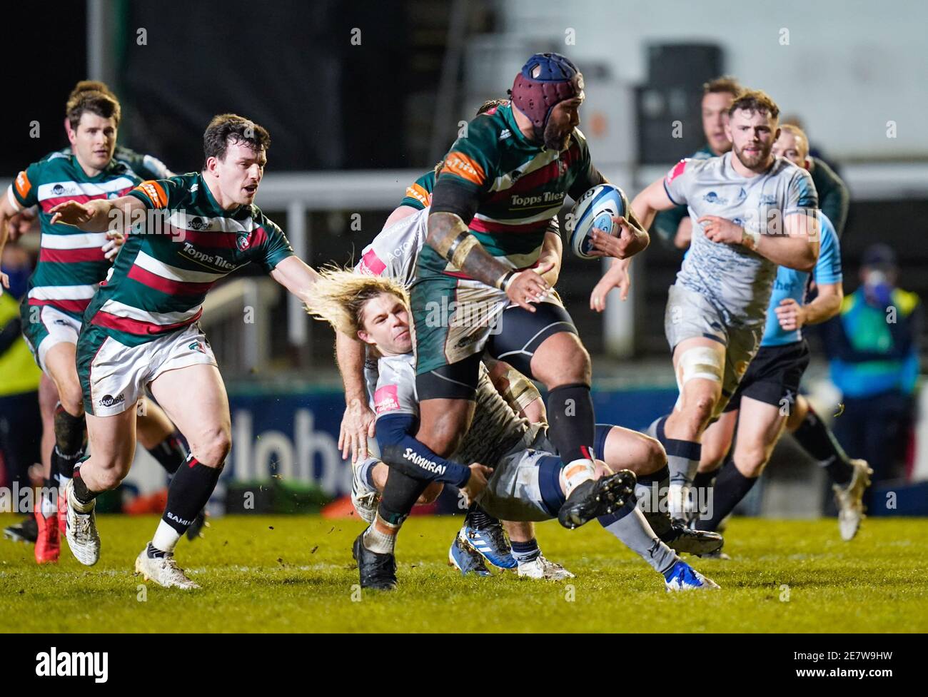 Sale Sharks scrum-half Faf De Klerk tackles Leicester Tigers wing ...