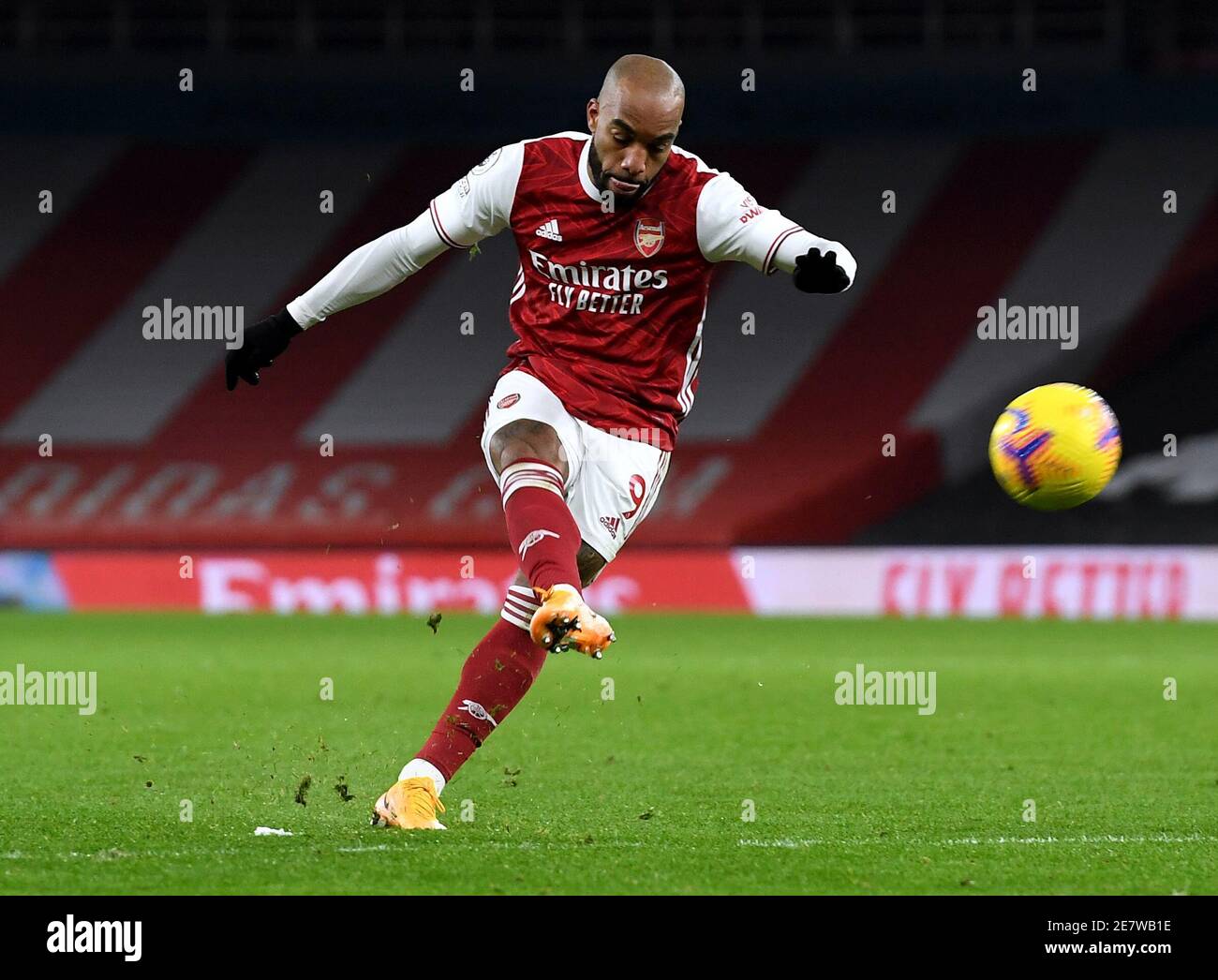 Free kick hit cross bar hi-res stock photography and images - Alamy