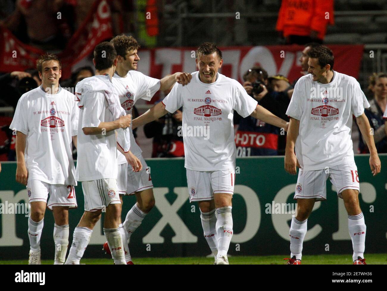 Bayern champions league final 2001 hi-res stock photography and images ...