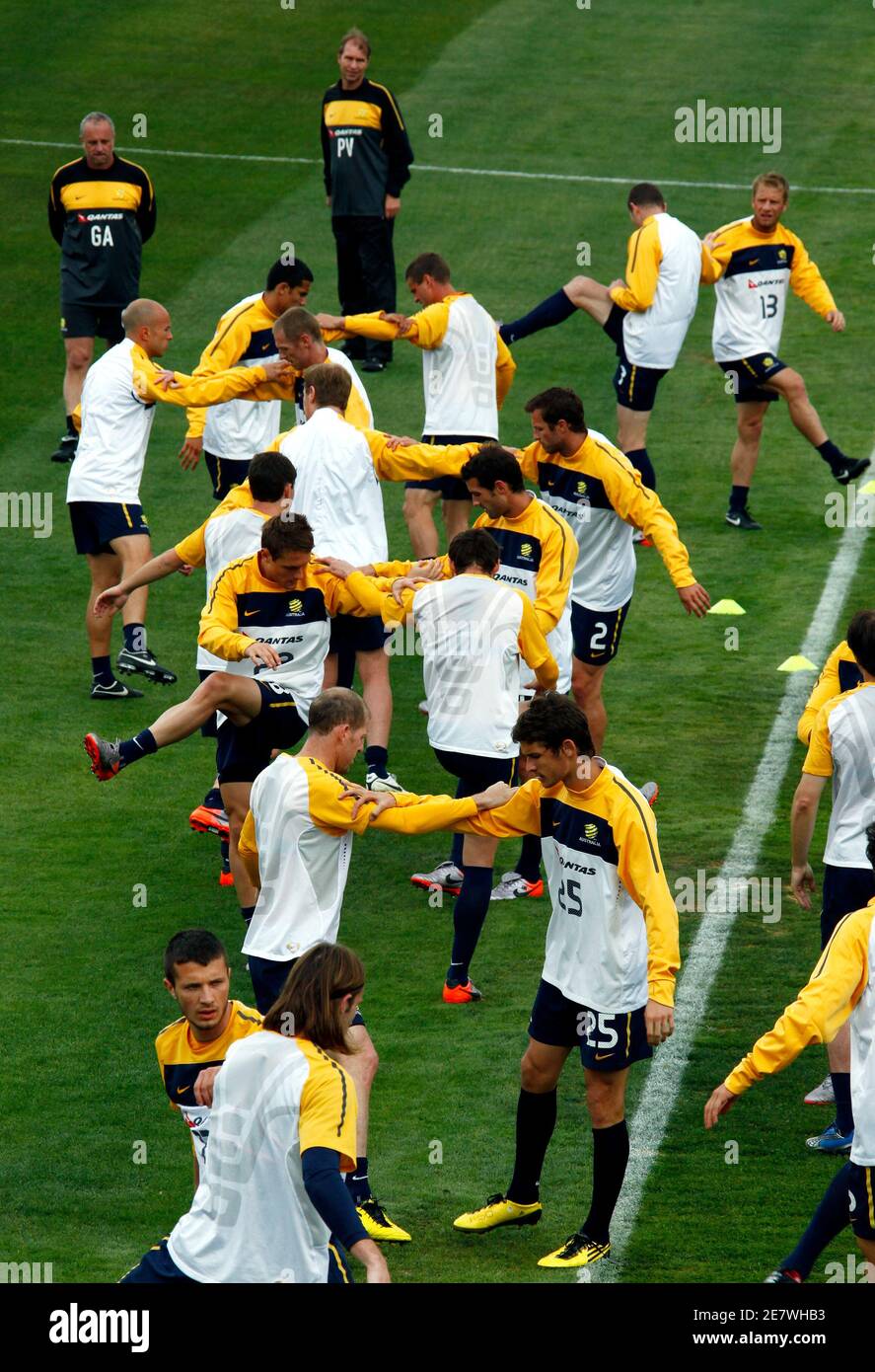 Australian team stretch hi-res stock photography and images - Alamy