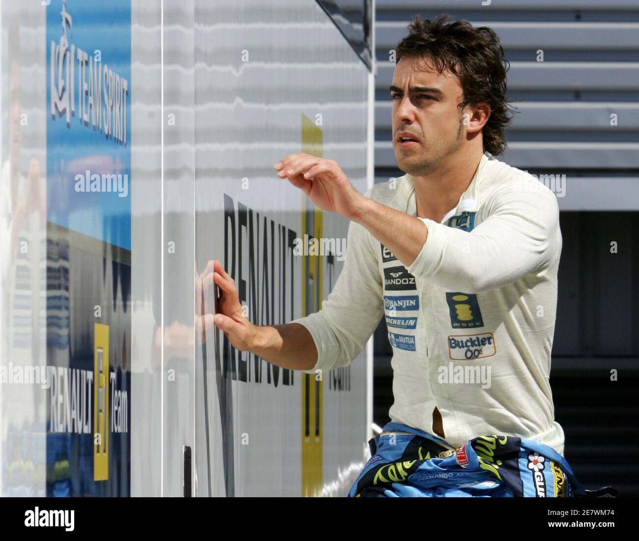 Renaults fernando alonso british grand prix silverstone hi-res stock ...