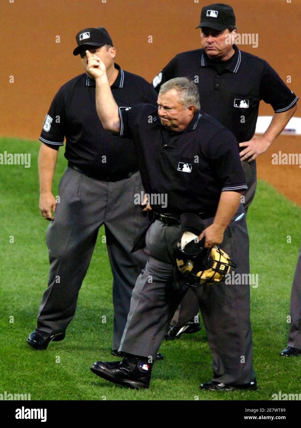 Baseball umpire signals hi-res stock photography and images - Alamy