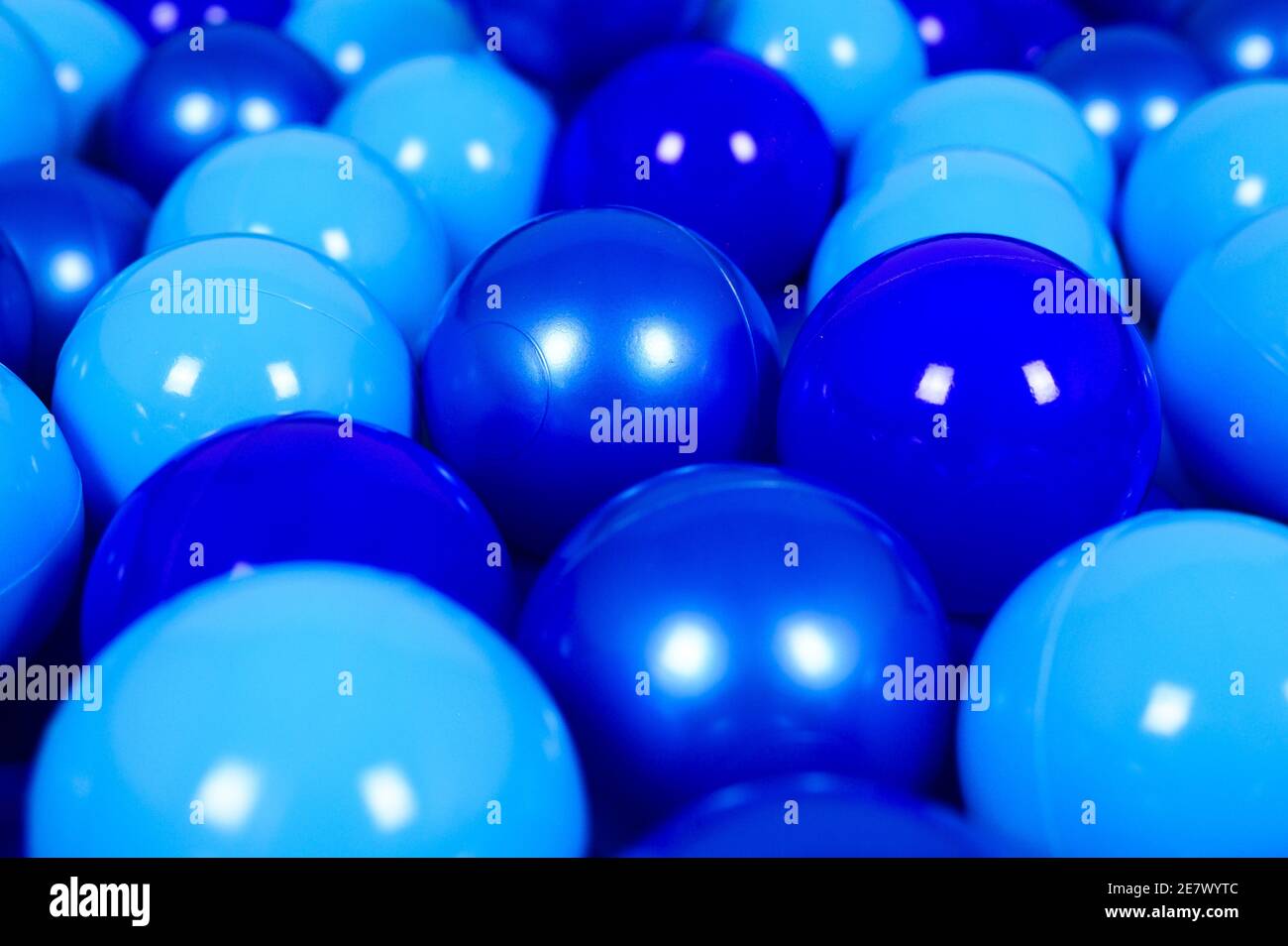 Dry pool balls hi-res stock photography and images - Alamy