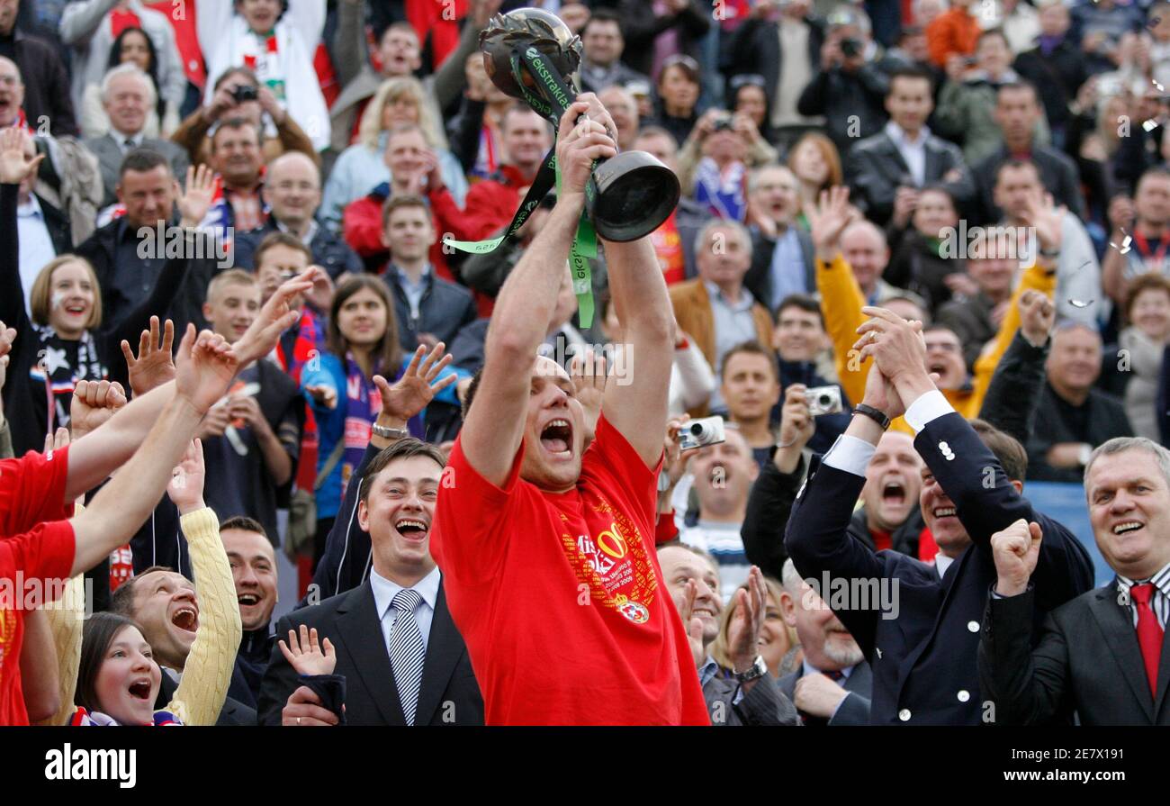 Polish footballer hi-res stock photography and images - Alamy