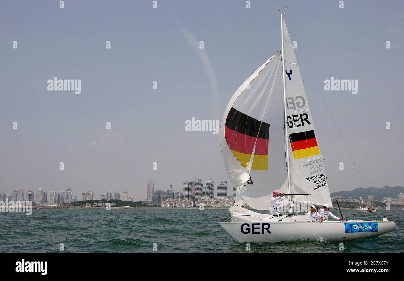 Yngling sailing class hi-res stock photography and images - Alamy