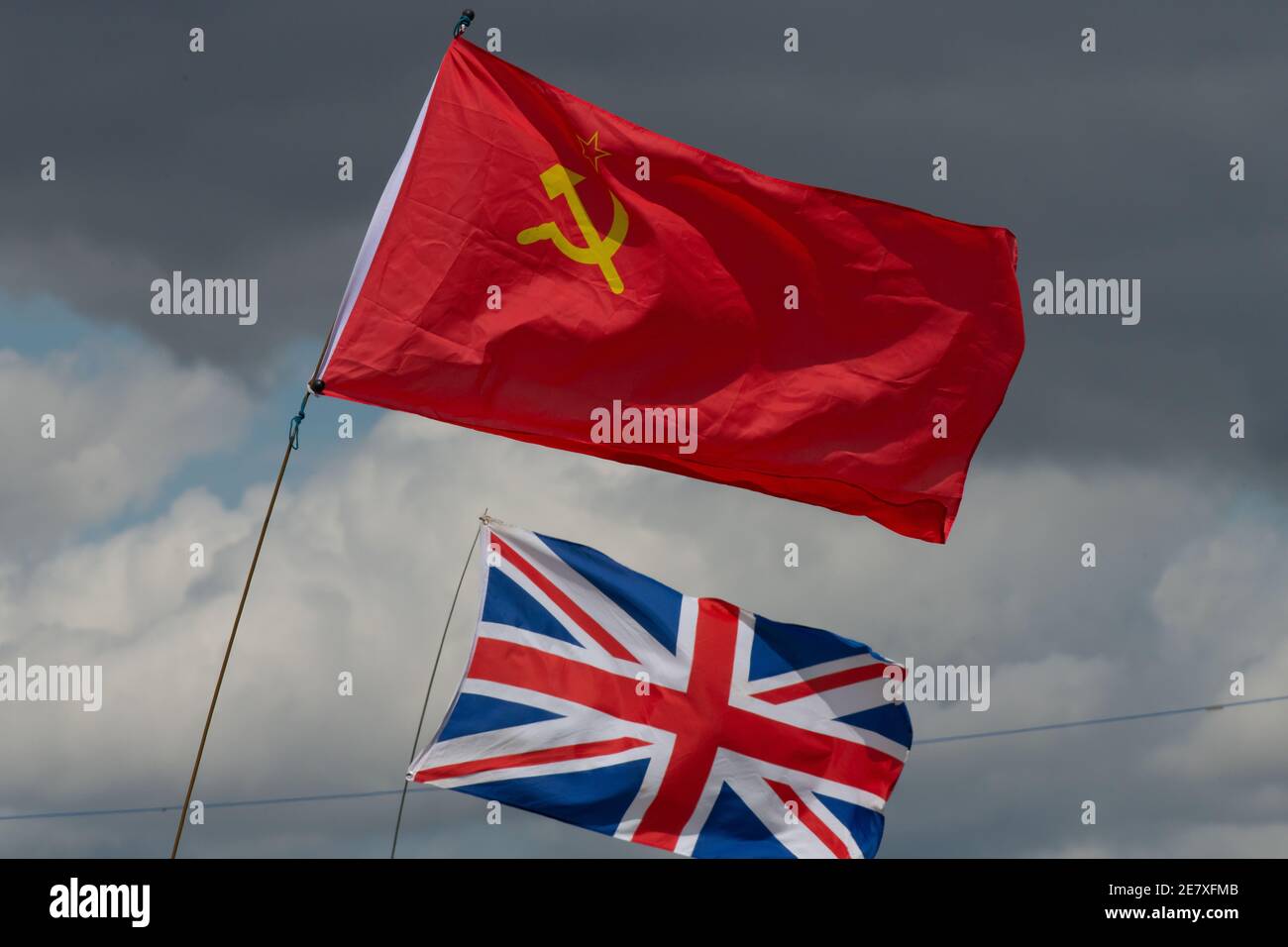 United kingdom flag china flag hi-res stock photography and images - Alamy