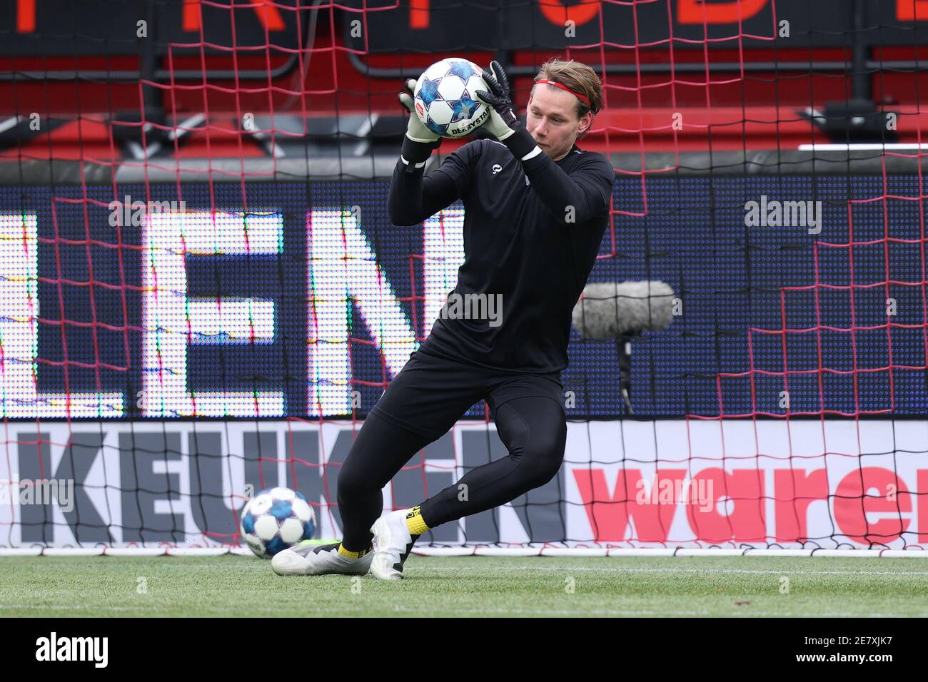 ROTTERDAM, NETHERLANDS - JANUARY 30: L-R: goalkeeper Alessandro Damen ...