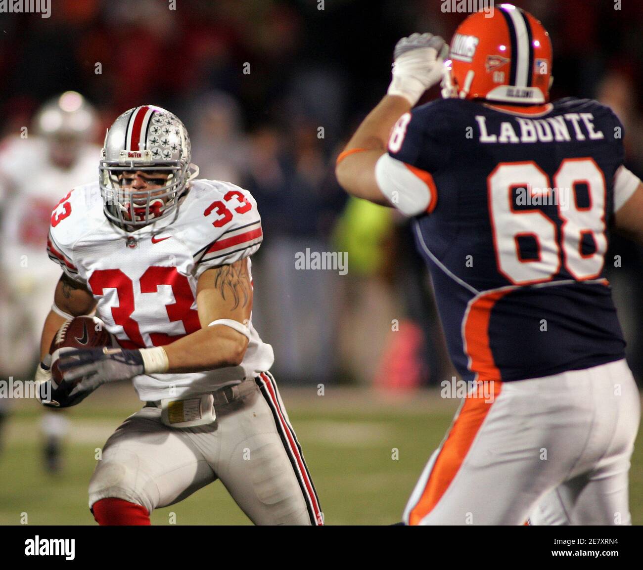 James laurinaitis ohio state hi-res stock photography and images - Alamy