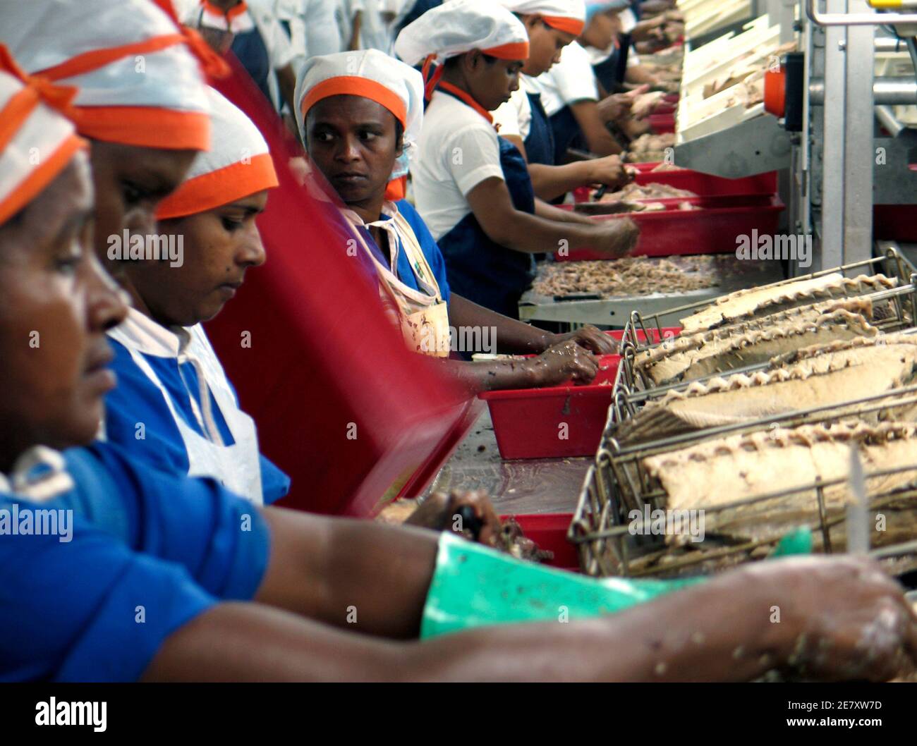 Mauritius economy workers hi-res stock photography and images - Alamy