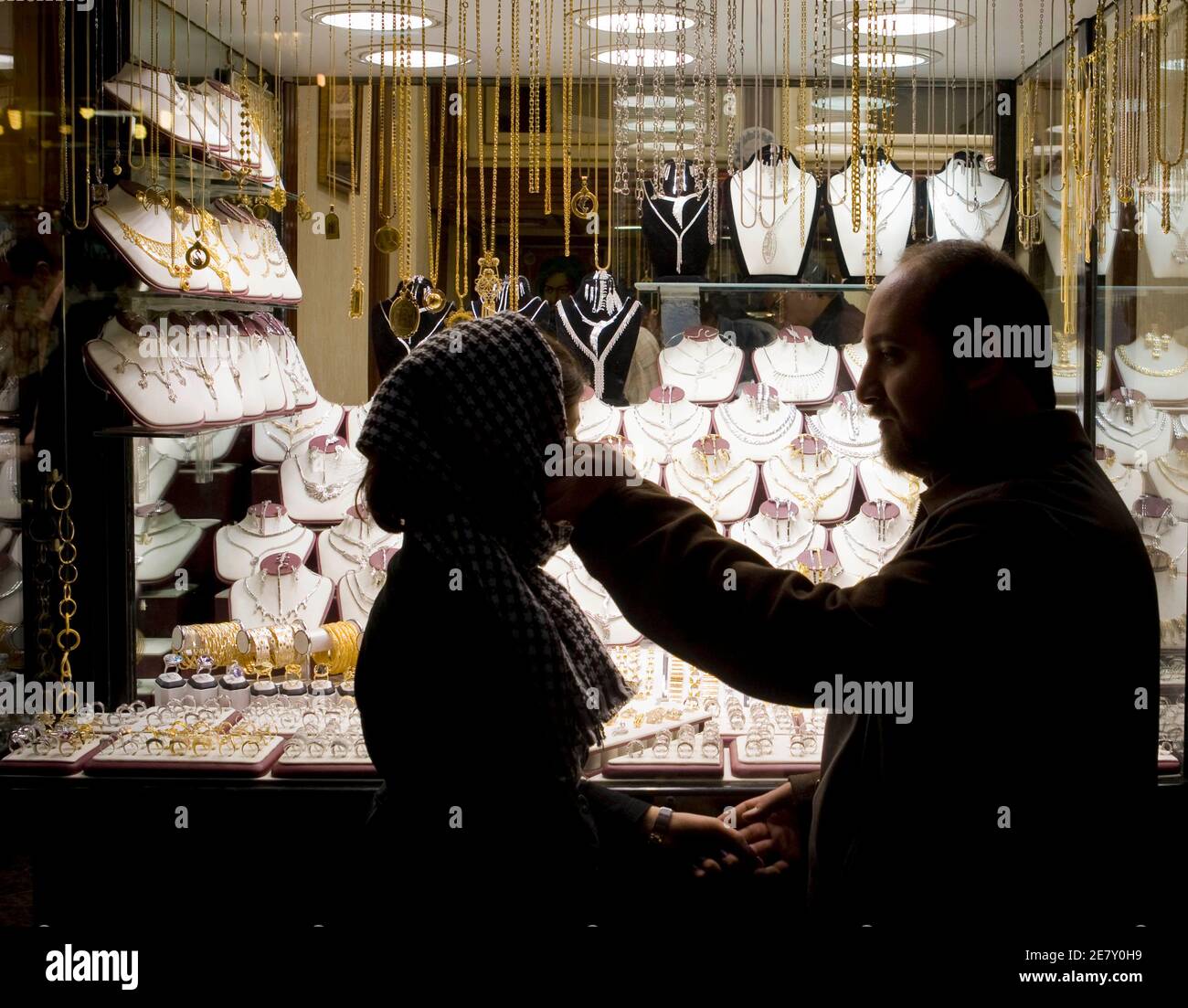 Gold bazaar couple hi-res stock photography and images - Alamy