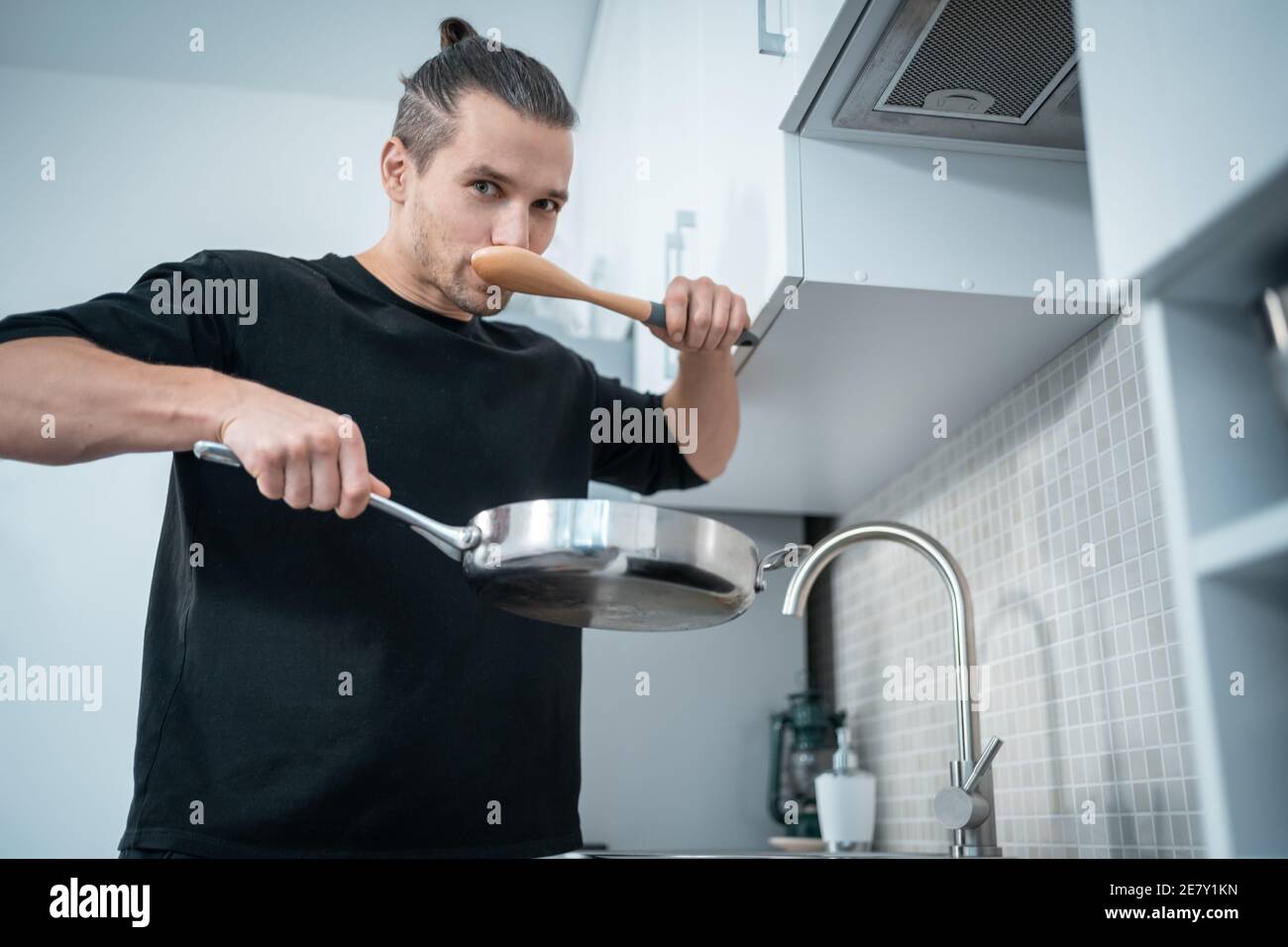 Male chef wooden spoon hi-res stock photography and images - Alamy