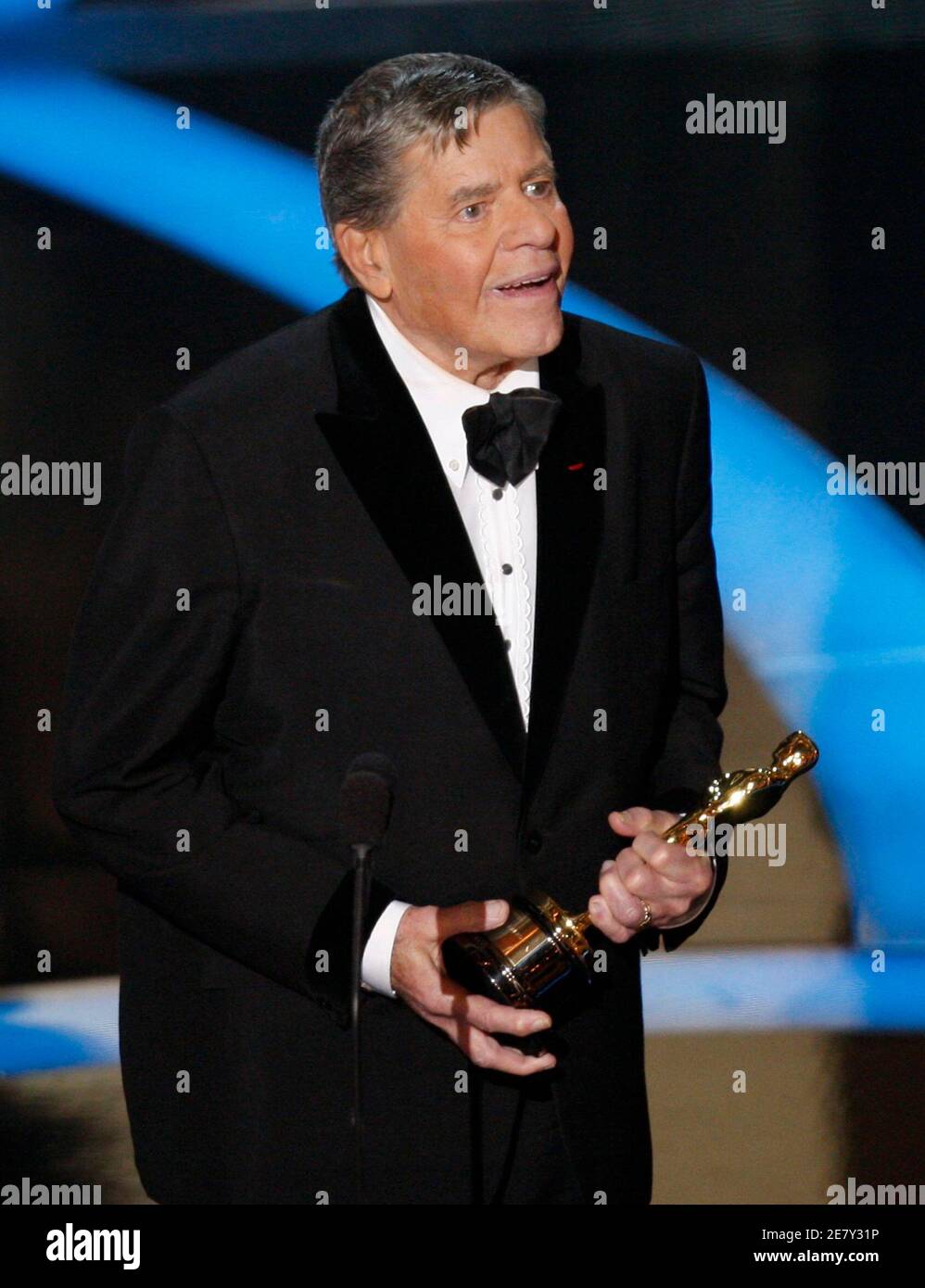 Humanitarian awards show hi-res stock photography and images - Alamy