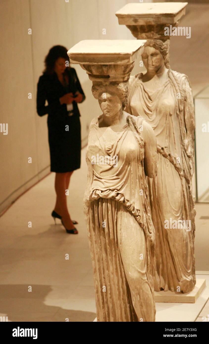 Statues from parthenon hi-res stock photography and images - Alamy