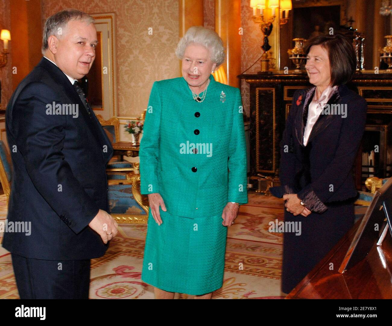 Fiona hanson queen hi-res stock photography and images - Alamy